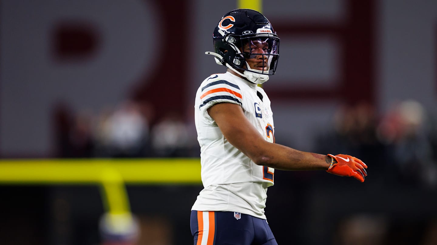 DJ Moore calls out Bears fans with response to viral video from Week 9 loss