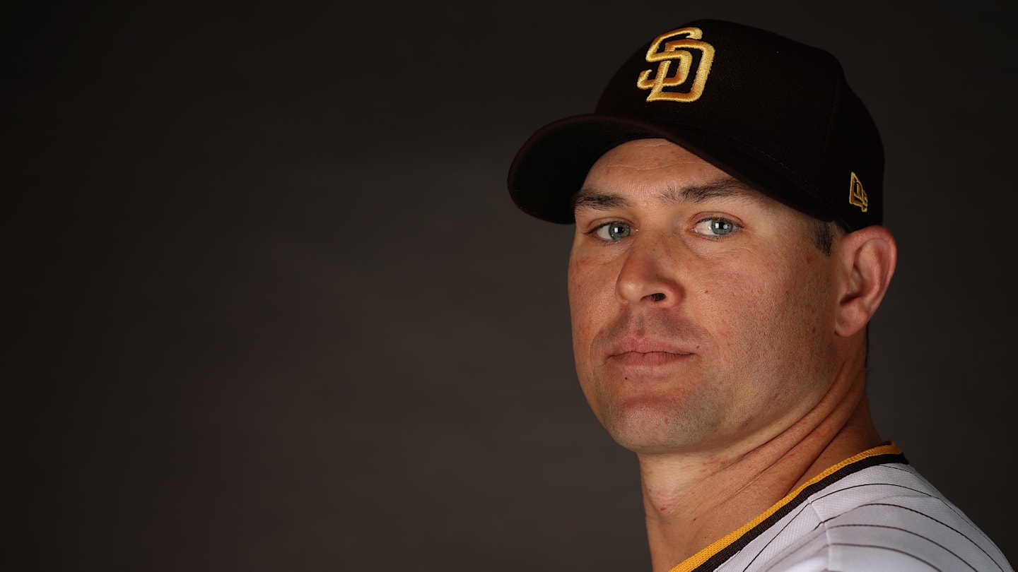 Padres shockingly name former player as manager and pass on Albert Pujols
