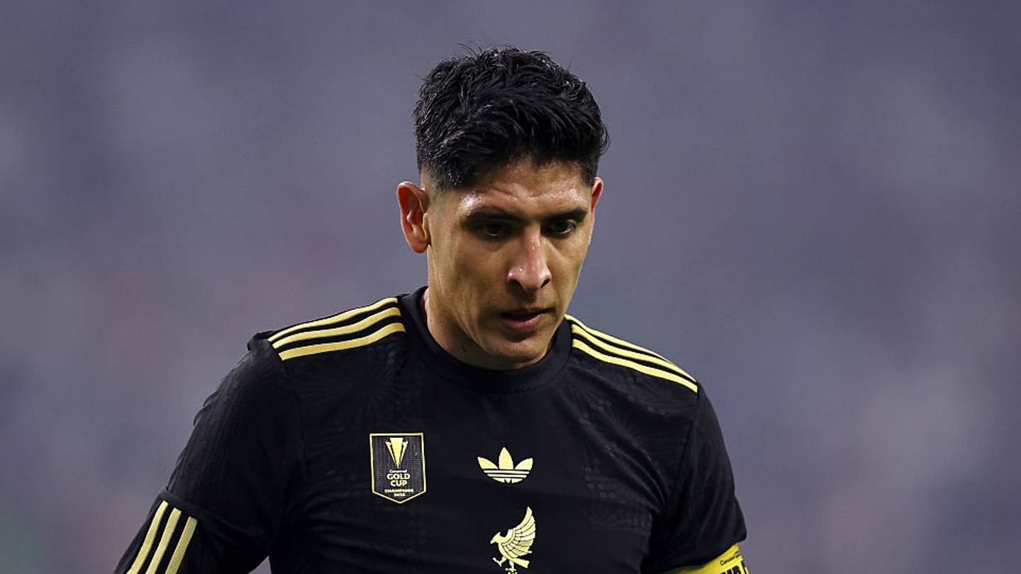 Another Injury Blow for El Tri: Mexico Captain at Risk Of Missing World Cup
