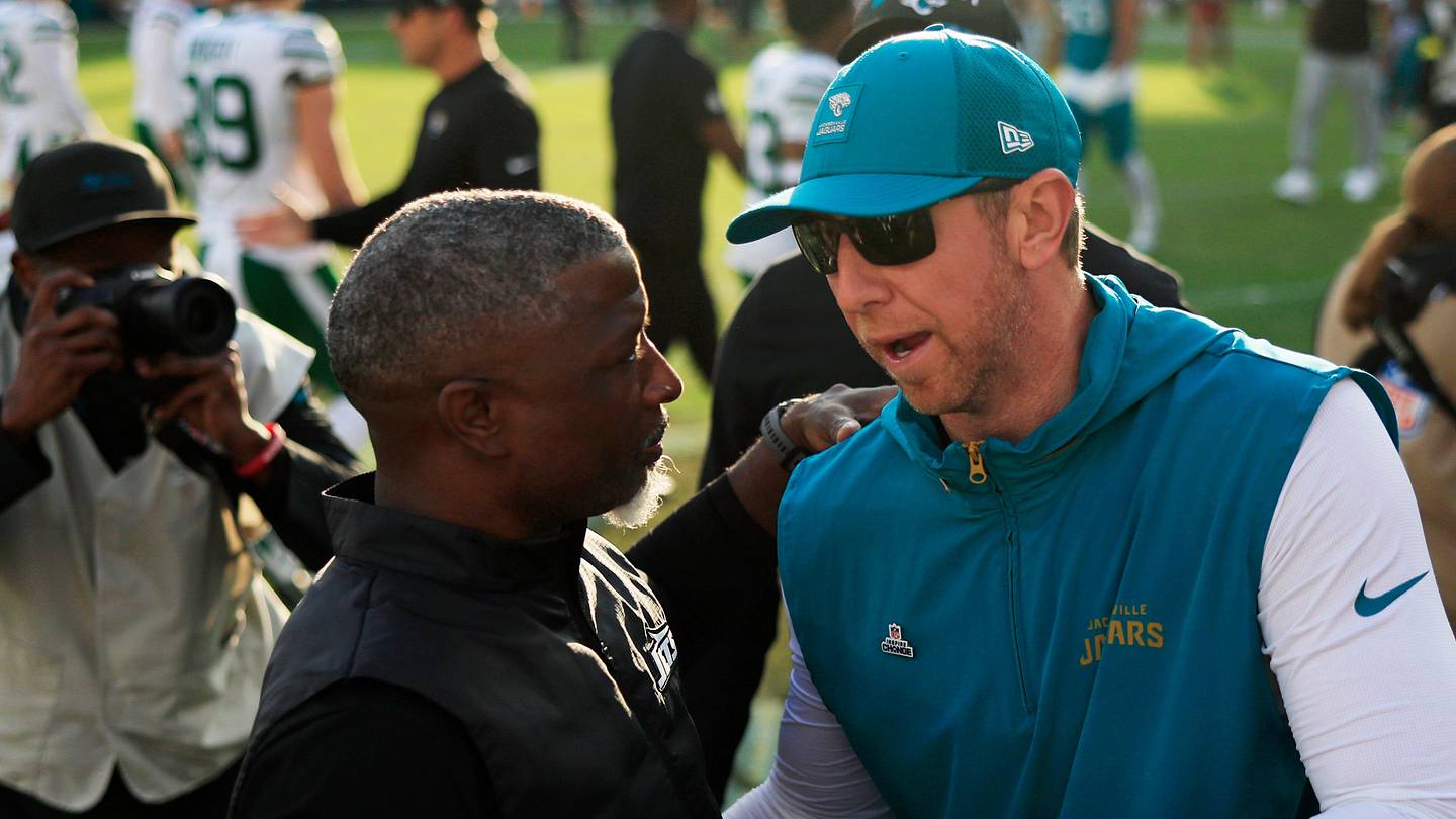 Aaron Glenn's blaffing coaching miscues prove the Jaguars dodged a ...