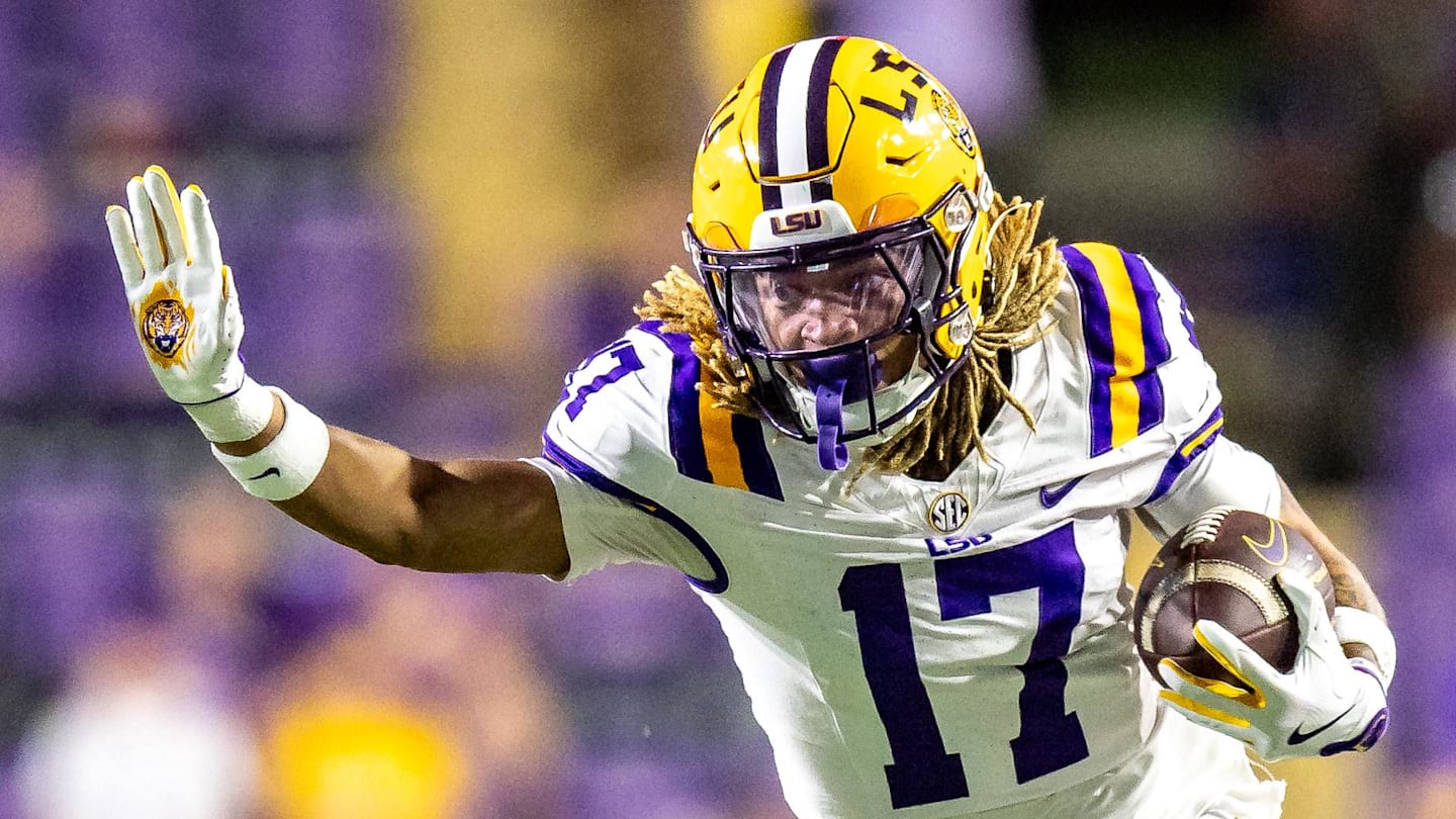 Razorbacks add LSU transfer wide receiver Watkins for speed boost