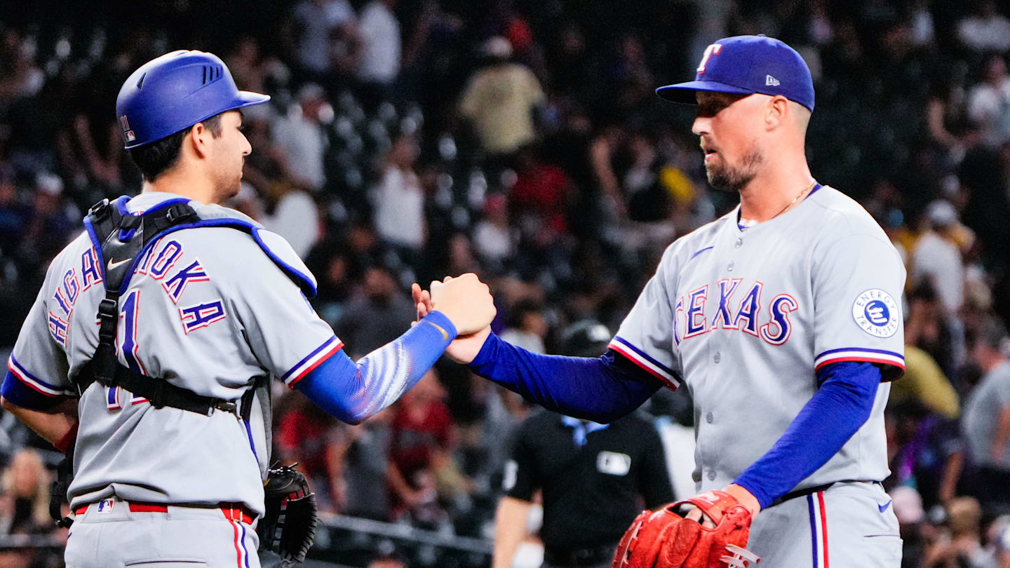 Rangers reliever claims clubhouse energy has ramped up in playoff chase