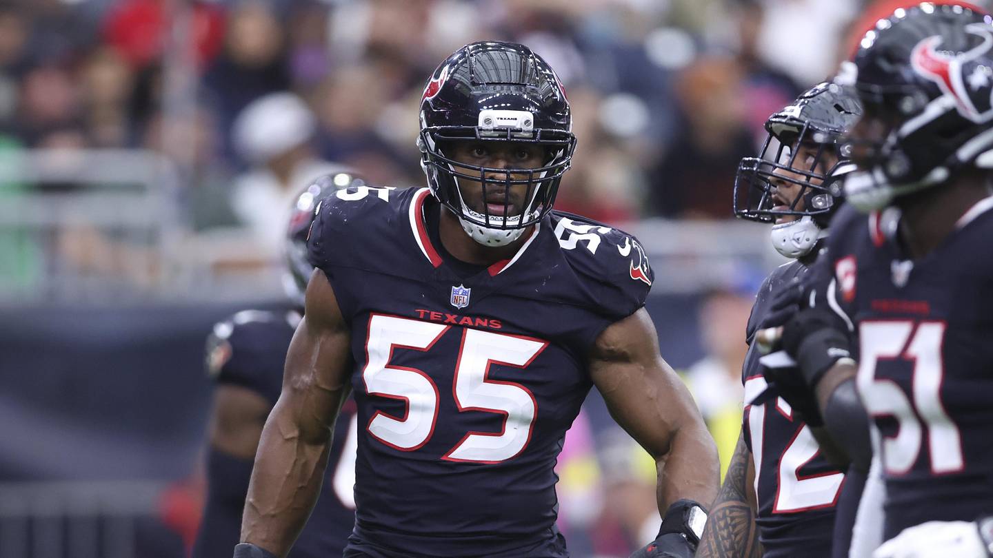Texans Banking on Elite Pass Rush to Disrupt Aaron Rodgers