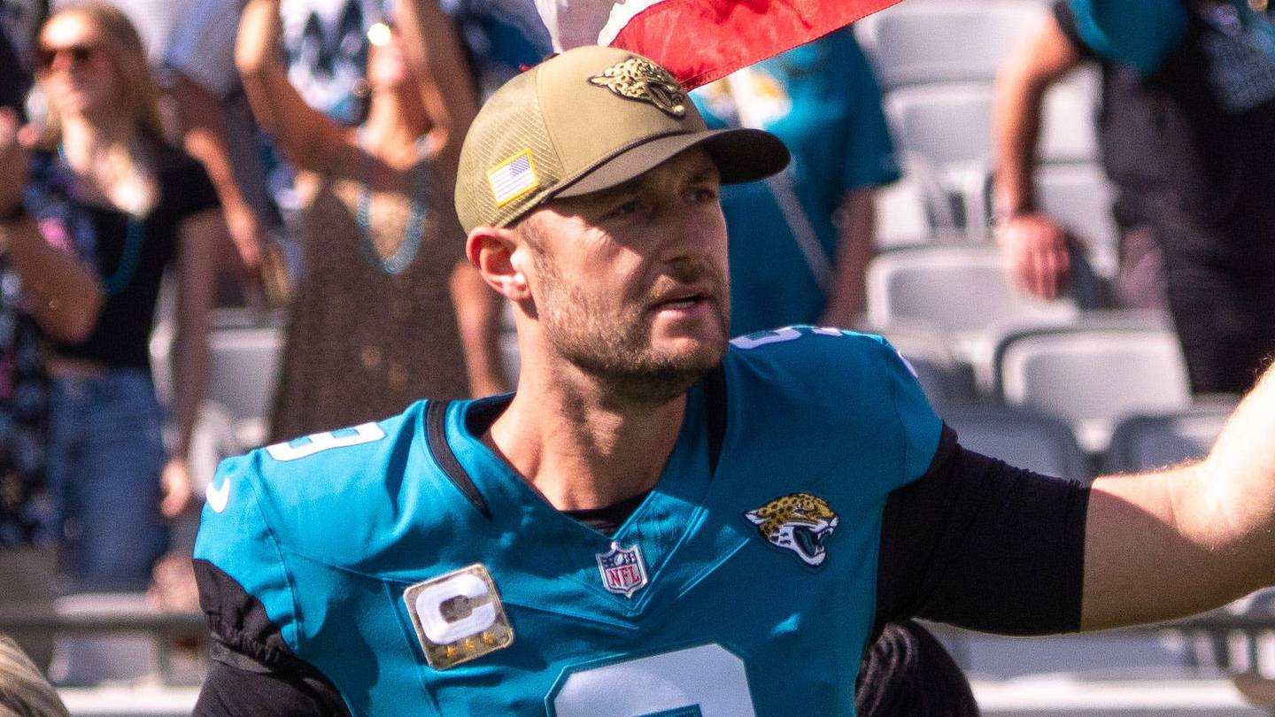 Fiery Logan Cooke sideline clash vs. Titans steals the show in Jaguars’ win