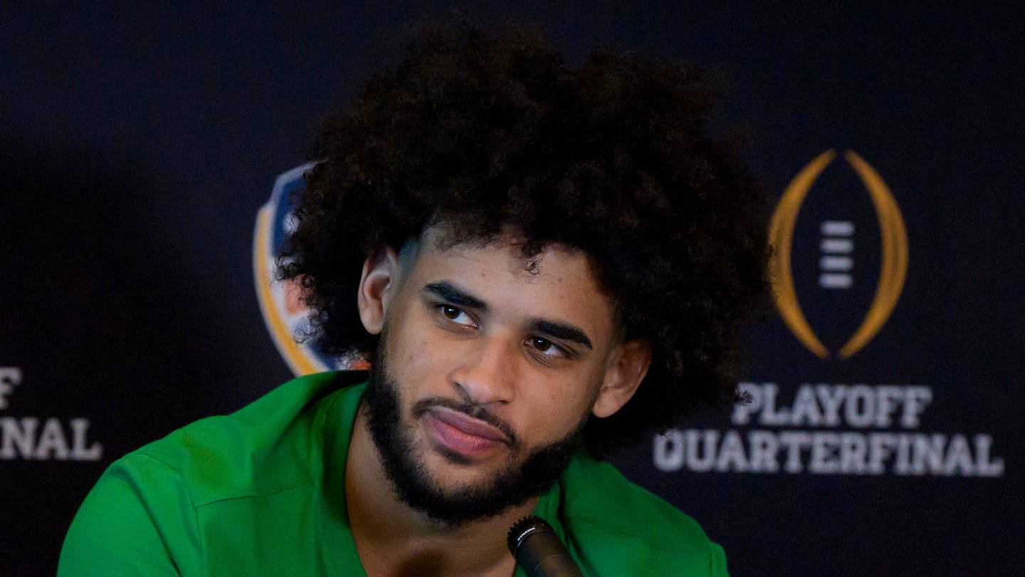 Pair of Oregon Ducks in Top 15 of Updated NFL Draft Big Board