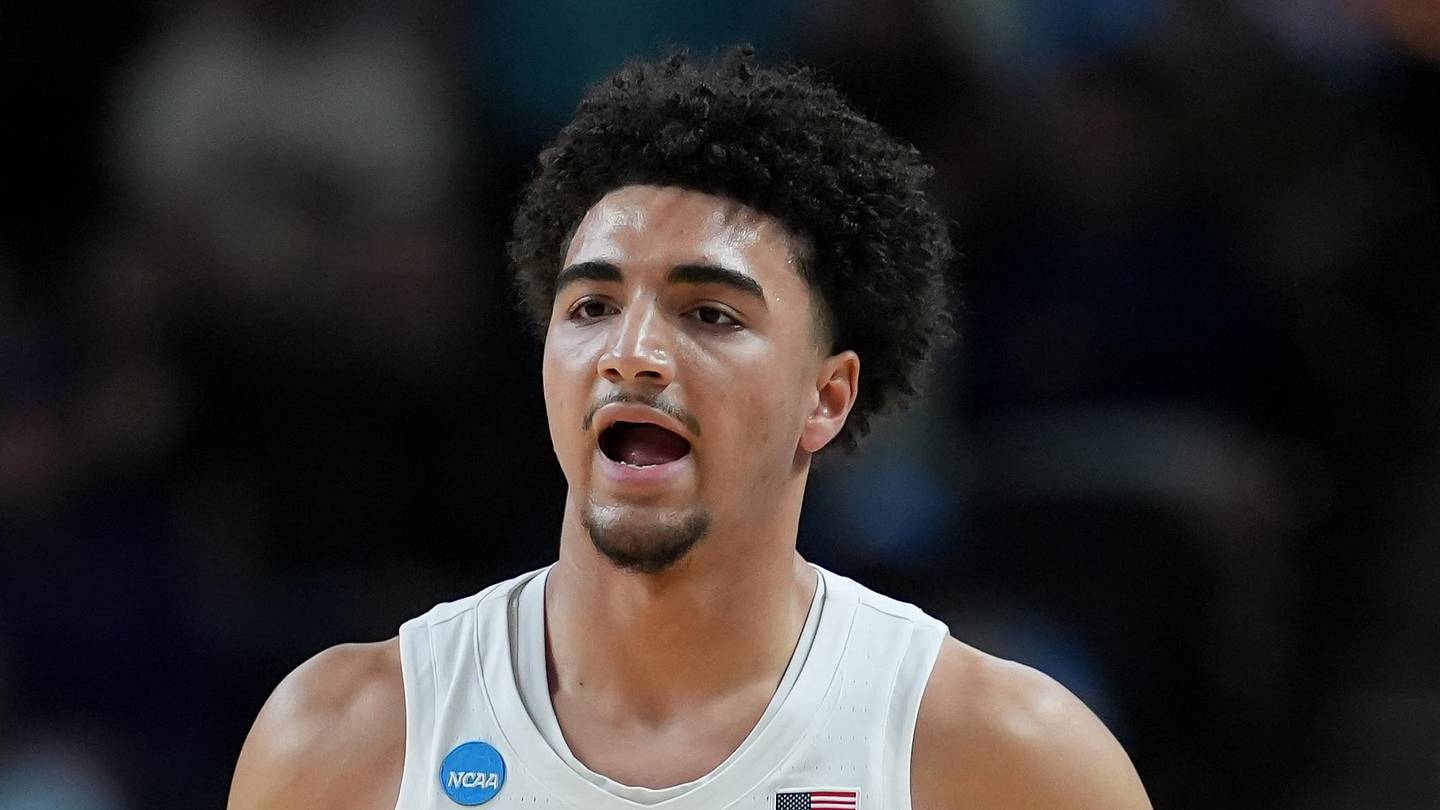 Former UNC Guard Dixon Reveals Shocking Arizona Commitment Process
