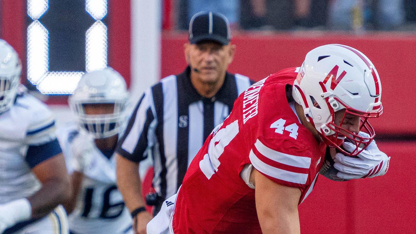 Nebraska star scores first TD, then stuns Memorial Stadium with ...