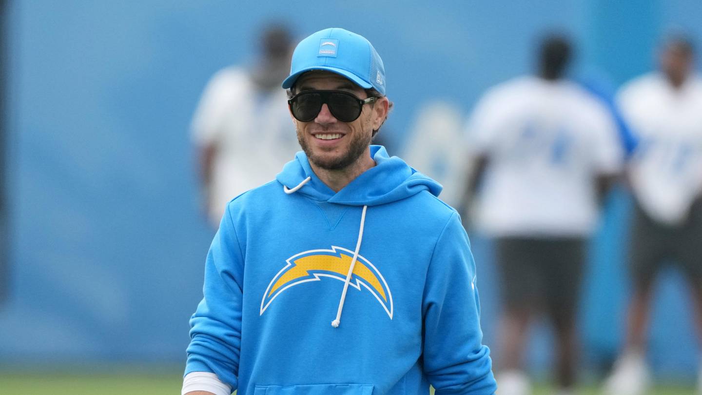 Underrated Chargers signing could unlock Mike McDaniel's greatest ...