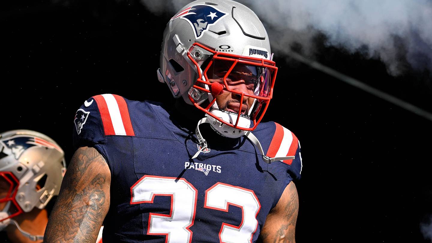 Anfernee Jennings’ Patriots Outlook Suddenly Has New Life Before Super Bowl