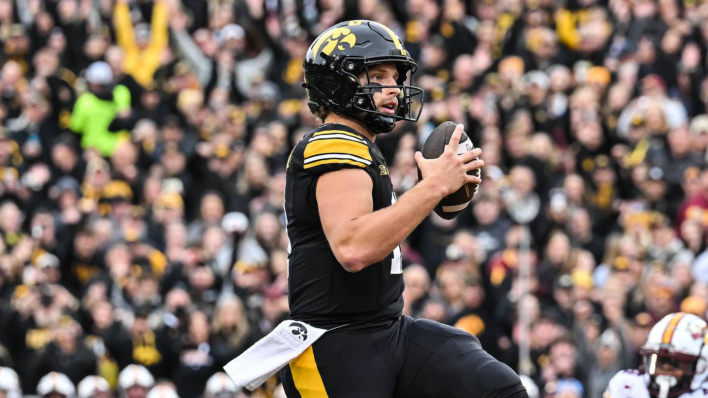 Iowa Becomes Bowl Eligible With Blowout Win Over Minnesota