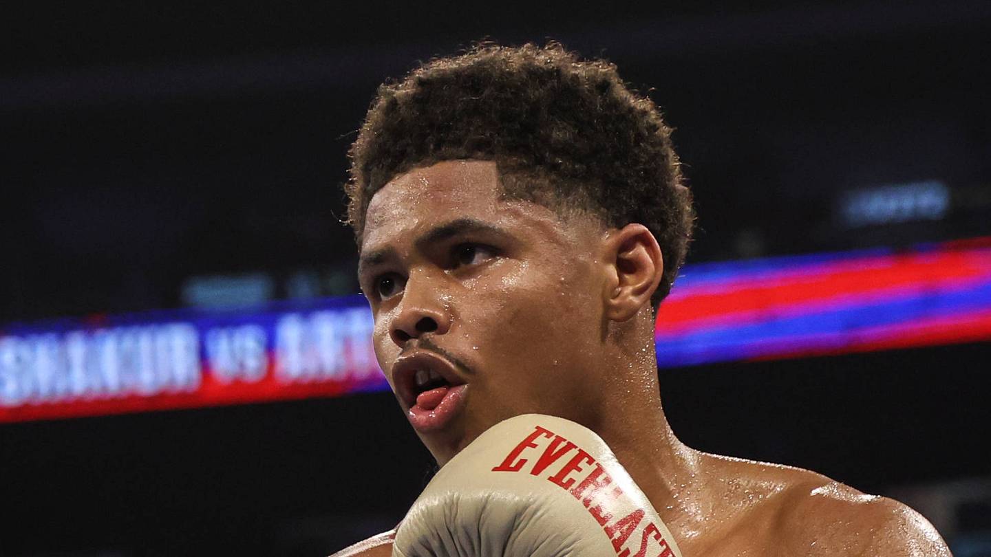 Shakur Stevenson "Spars" With Andre Ward In Viral Clip