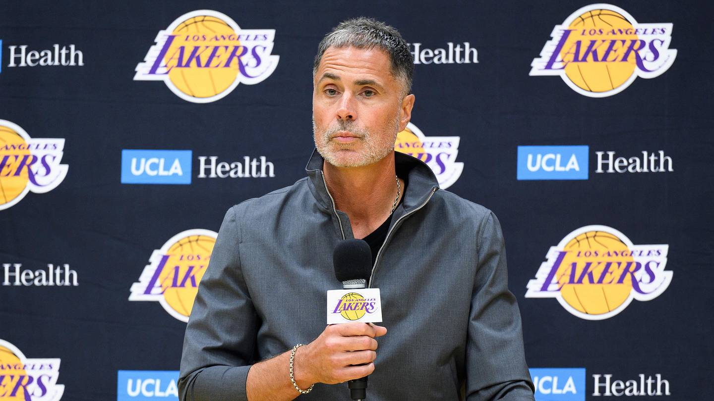 Lakers Linked to Defensive-Minded Centers in NBA Free Agency