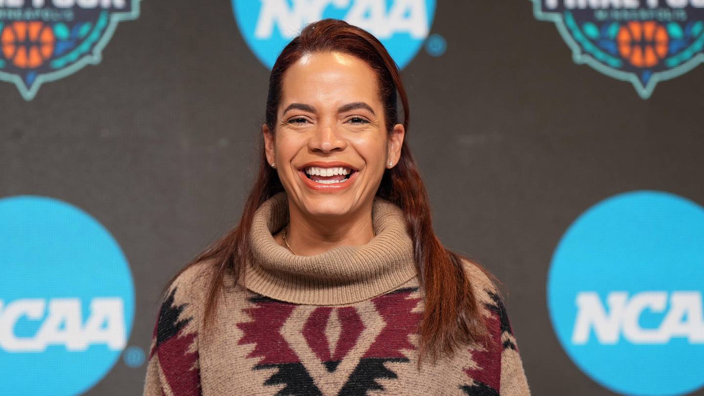 Giants Pr Executive Rips Espns Elle Duncan For Mocking Daniel Jones