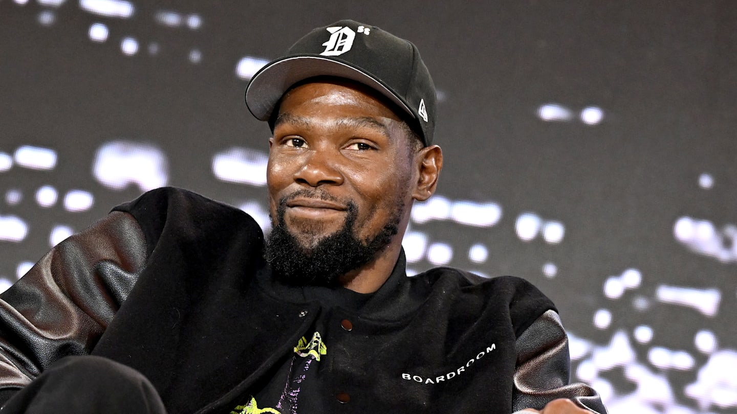 Commanders fan Kevin Durant triggers Cowboys fury with bold Micah ...