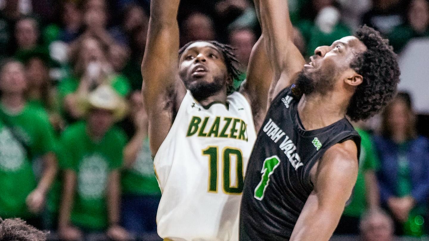 Mavericks sign former viral 'Jelly Fam' sensation to one-year contract