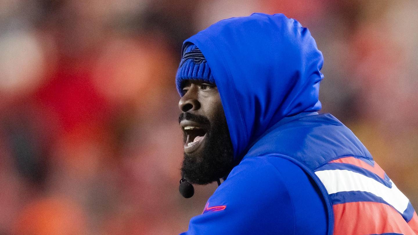 New Dolphins DB coach wastes no time sending message to secondary