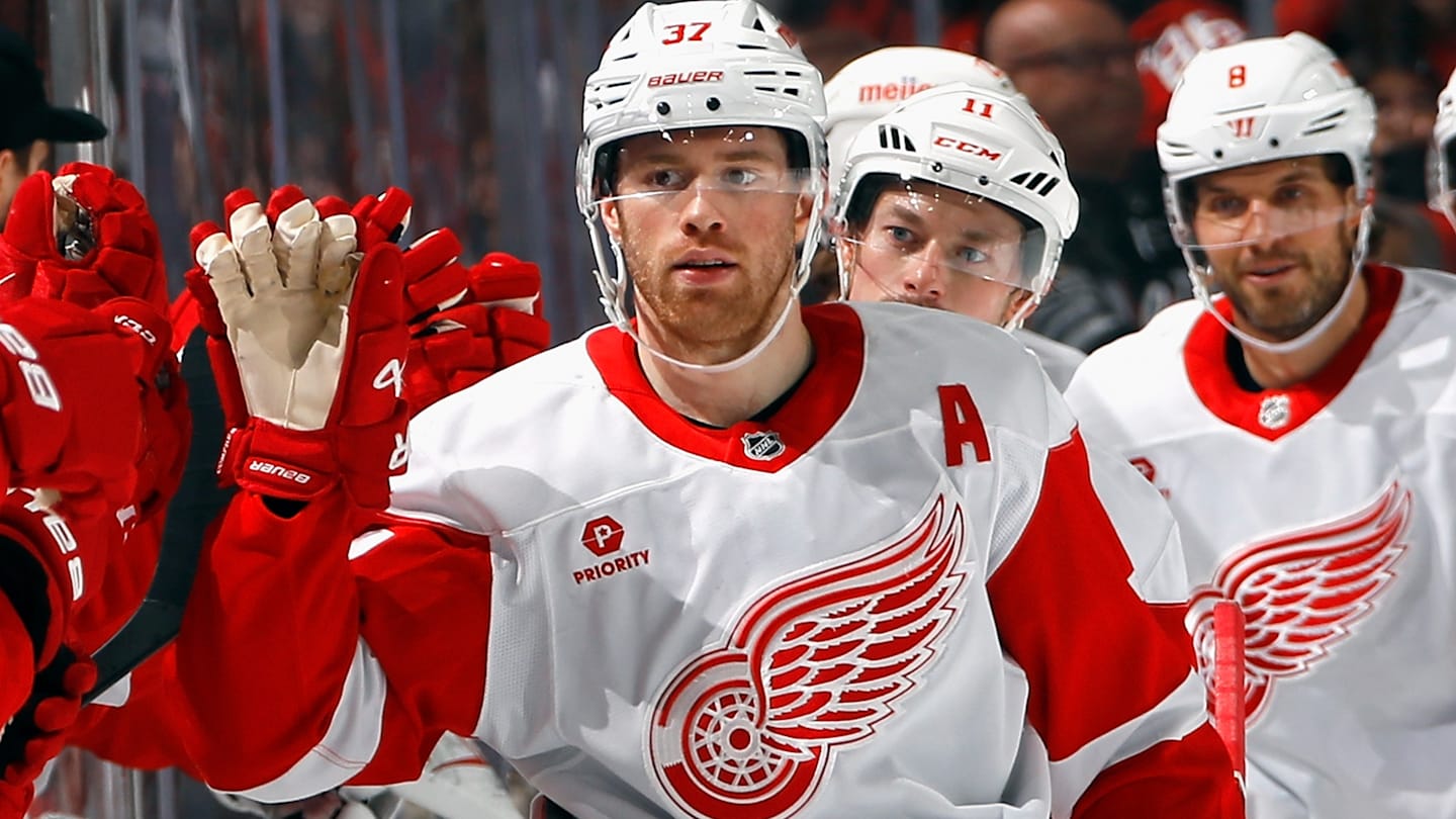 Red Wings fans need to rethink J.T. Compher’s role entirely