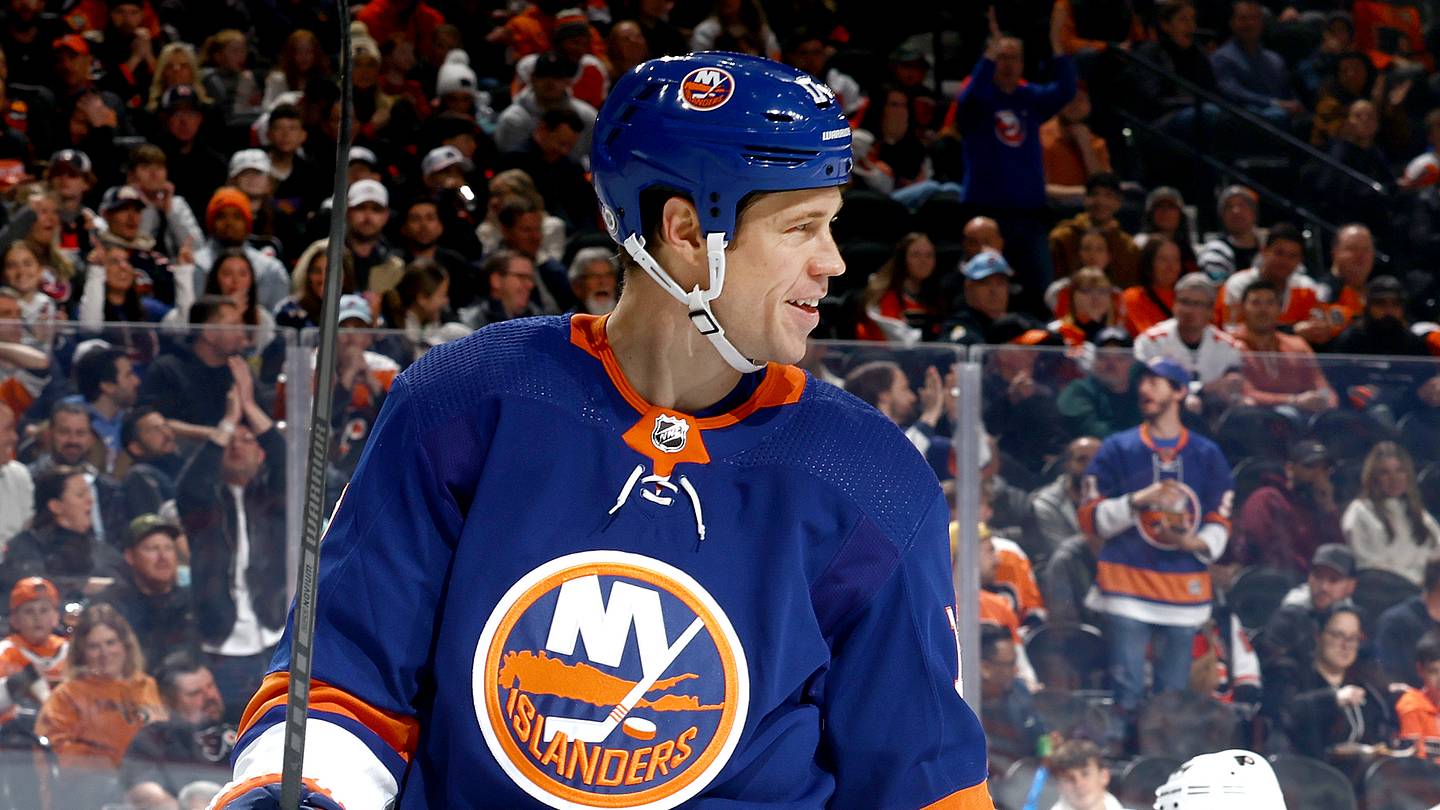 Emotional Matt Martin prepares for final home game at UBS Arena for NY ...
