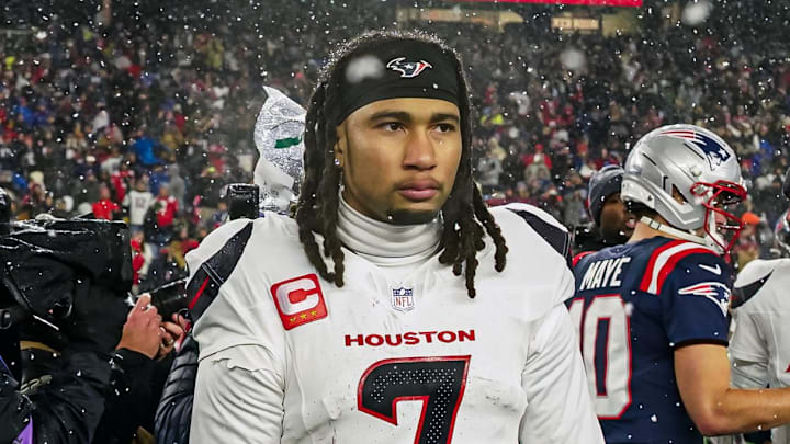 Texans Stuck With Travel Nightmare After Playoff Loss to Patriots