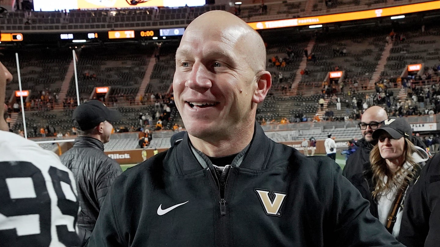 Clark Lea shows once again he is everything right with college football