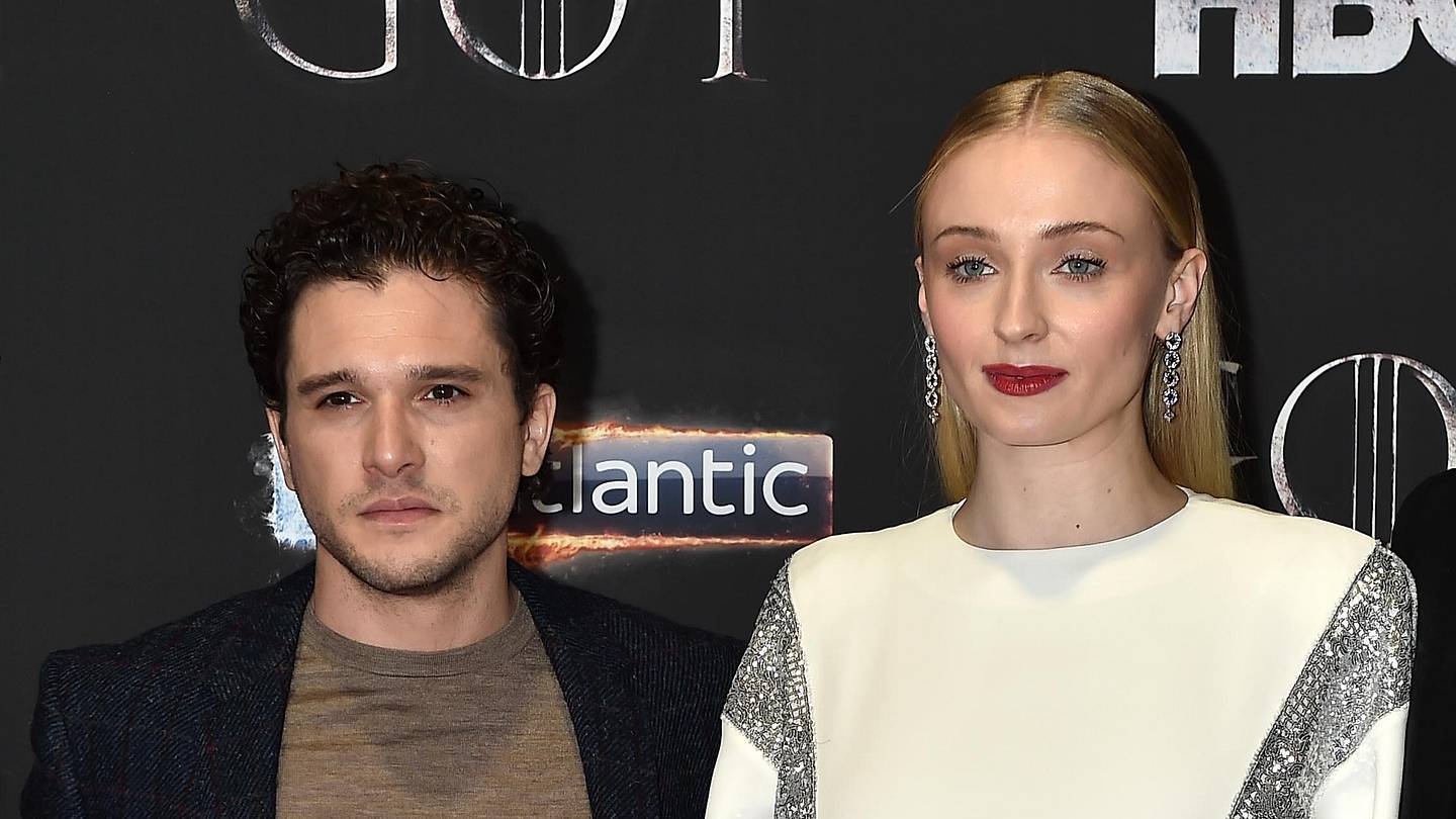 Game of Thrones vets Kit Harington and Sophie Turner wrap on their ...