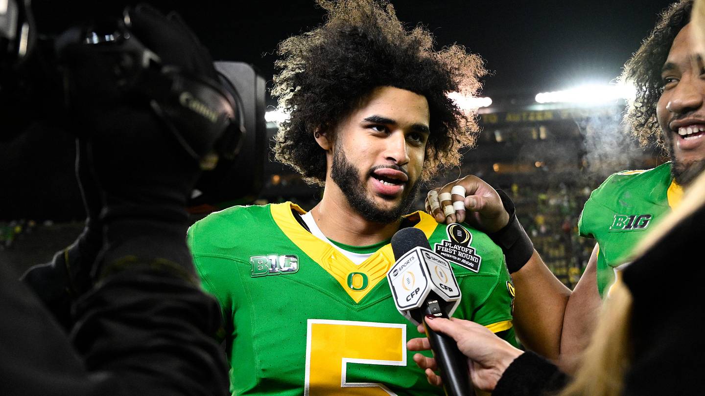 How Oregon Ducks' Dante Moore's NFL Decision Impacts Next Quarterback Class