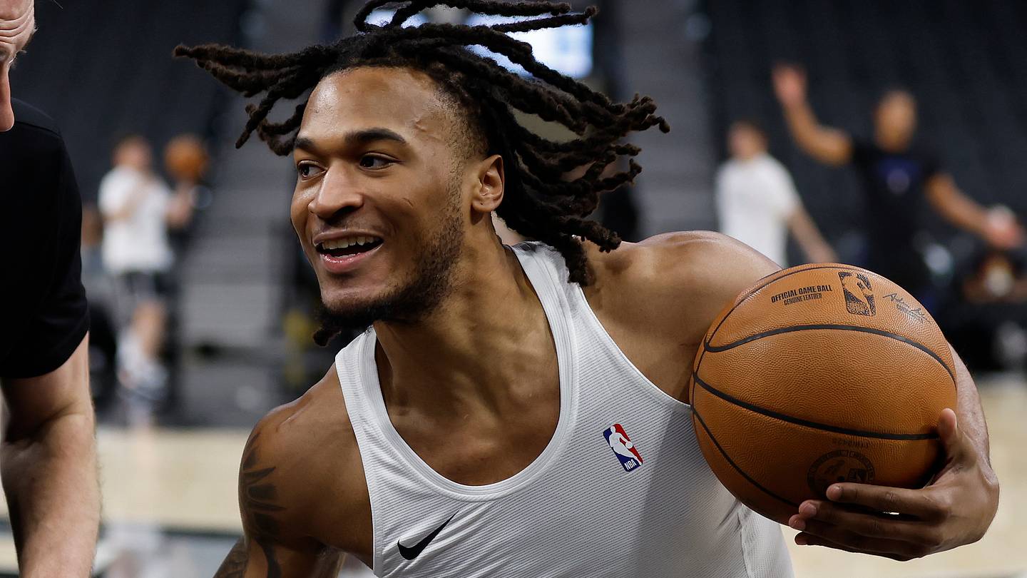 Spurs celebrate gift from the Rockets after opening night flop