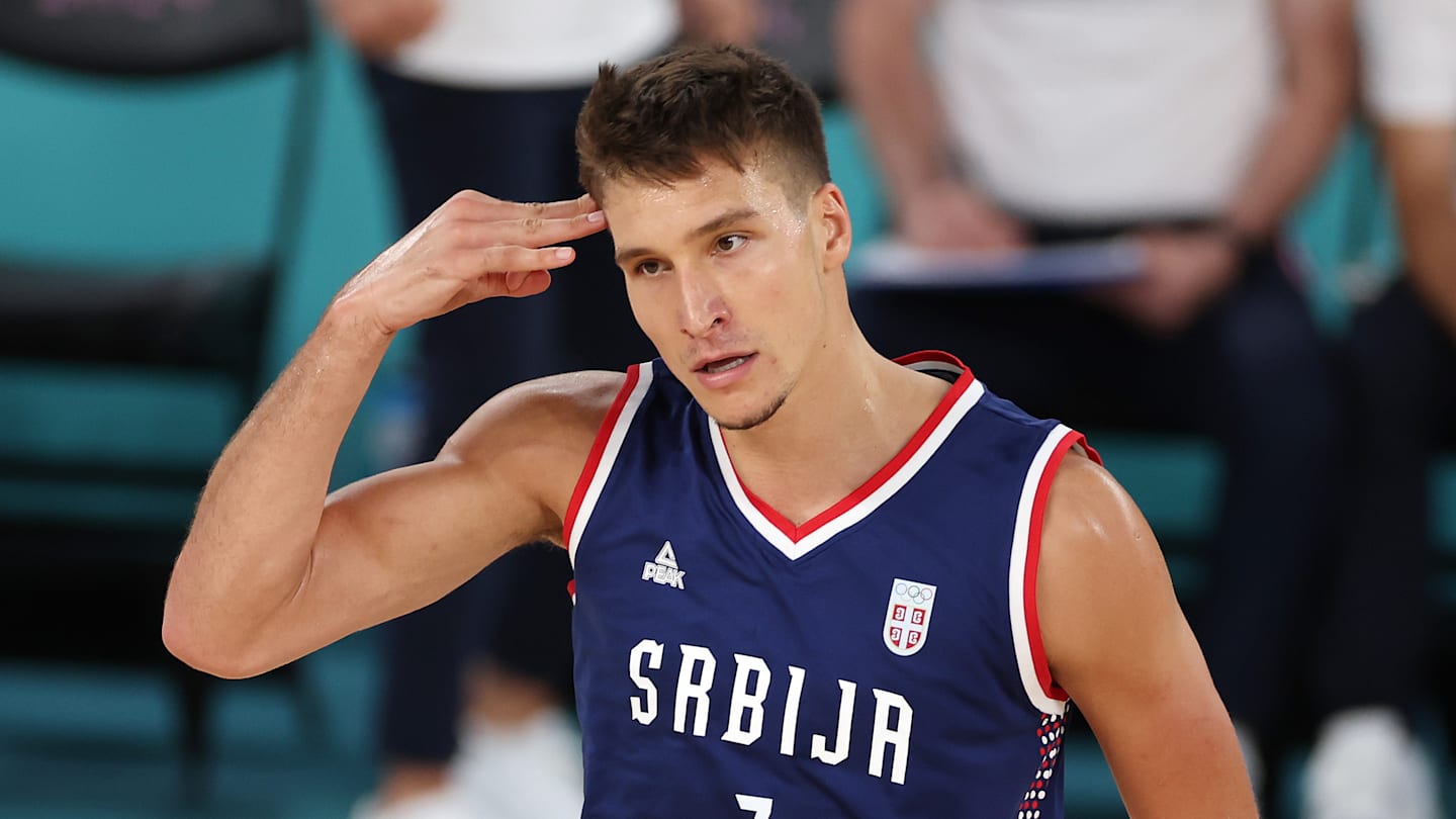 Carmelo Anthony sends fitting message on Hawks' Bogdan Bogdanovic