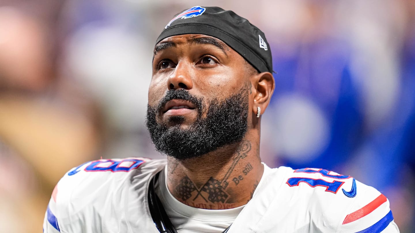 Broncos finally give fans what they want with surprise playmaker signing