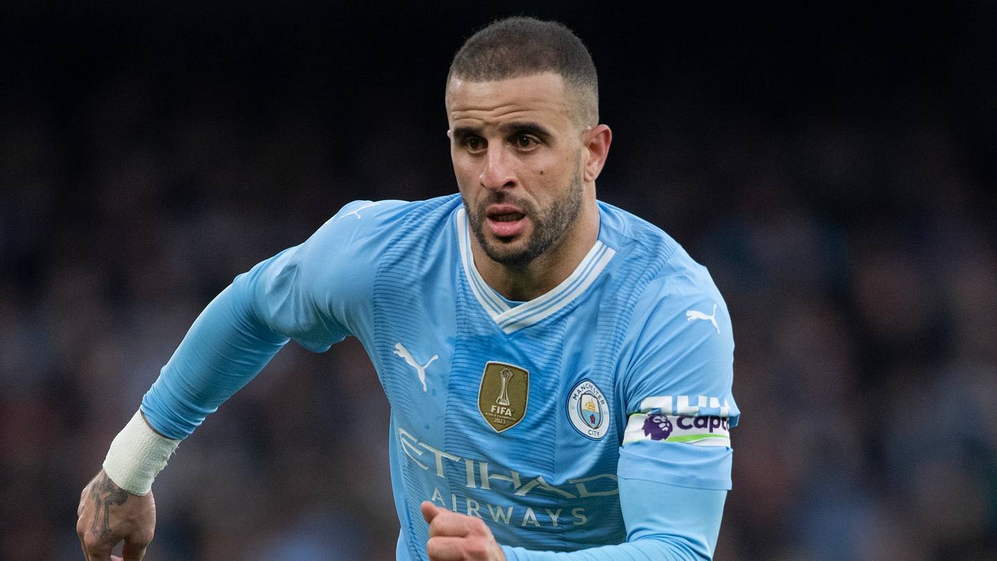 Liverpool 1-1 Man City: Kyle Walker defends referee over controversial ...