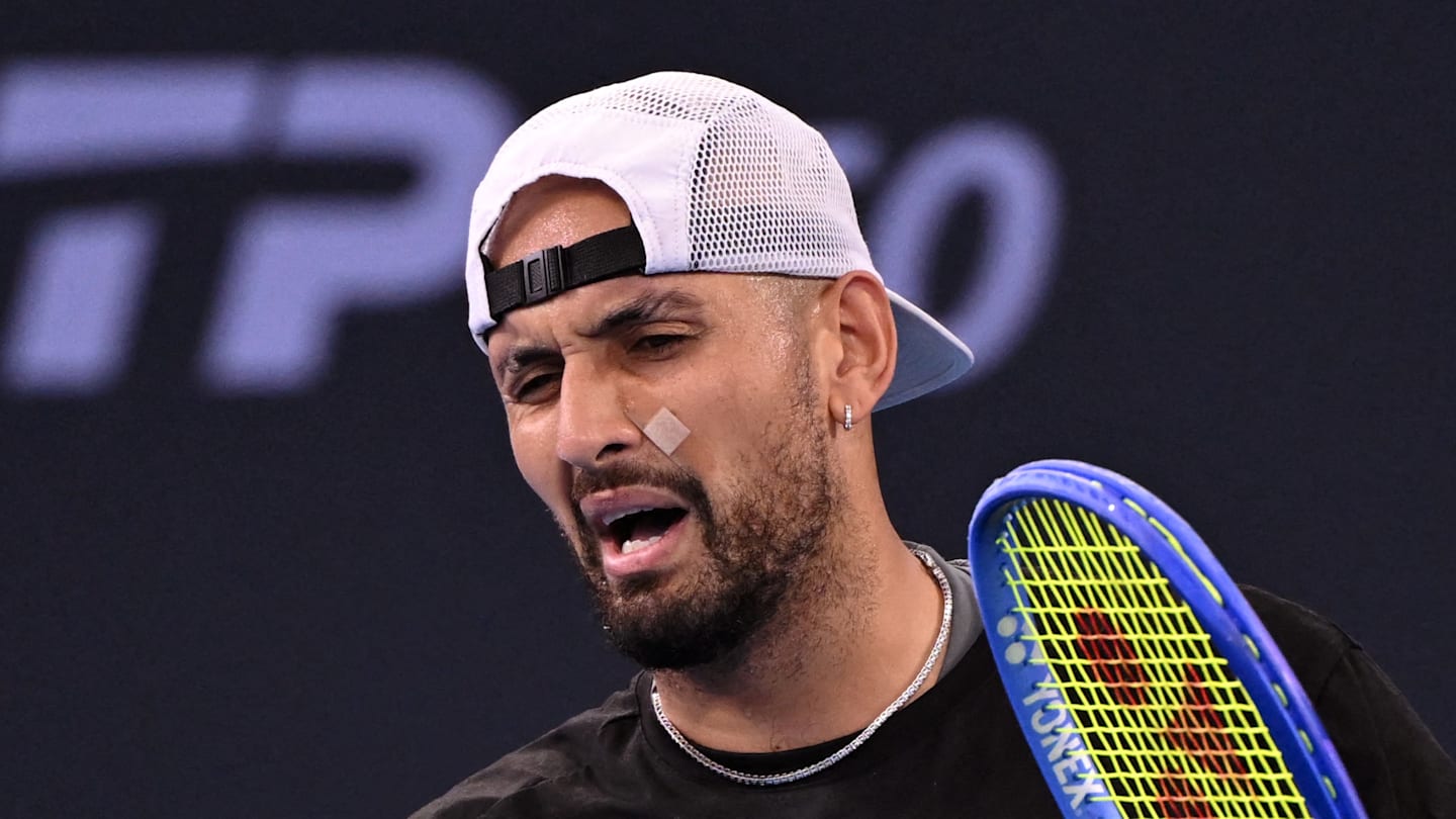 Nick Kyrgios lashes back at critic and then completely falls on his face