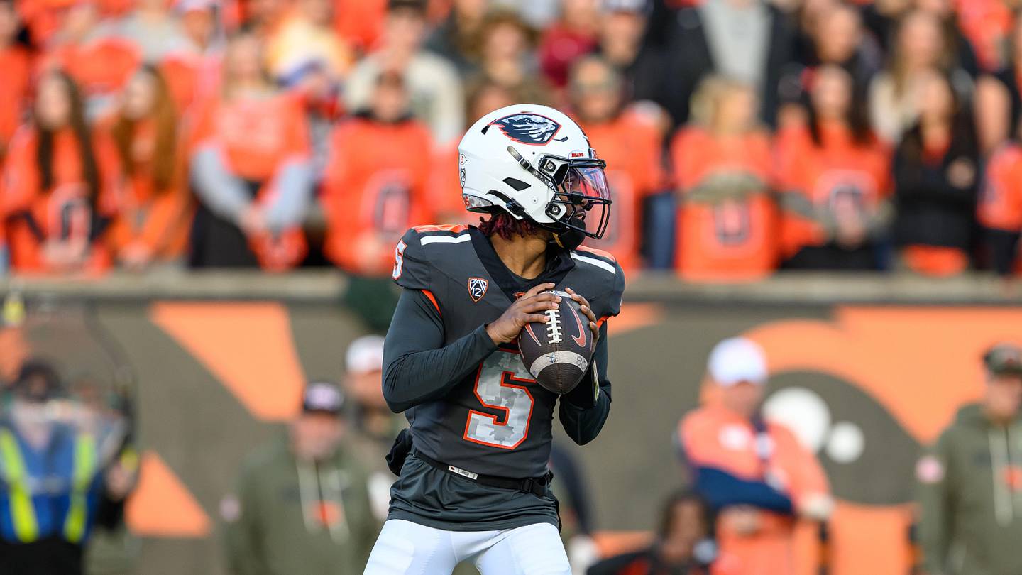 How Oregon State Football Navigated A QB Shift to Beat Wazzu