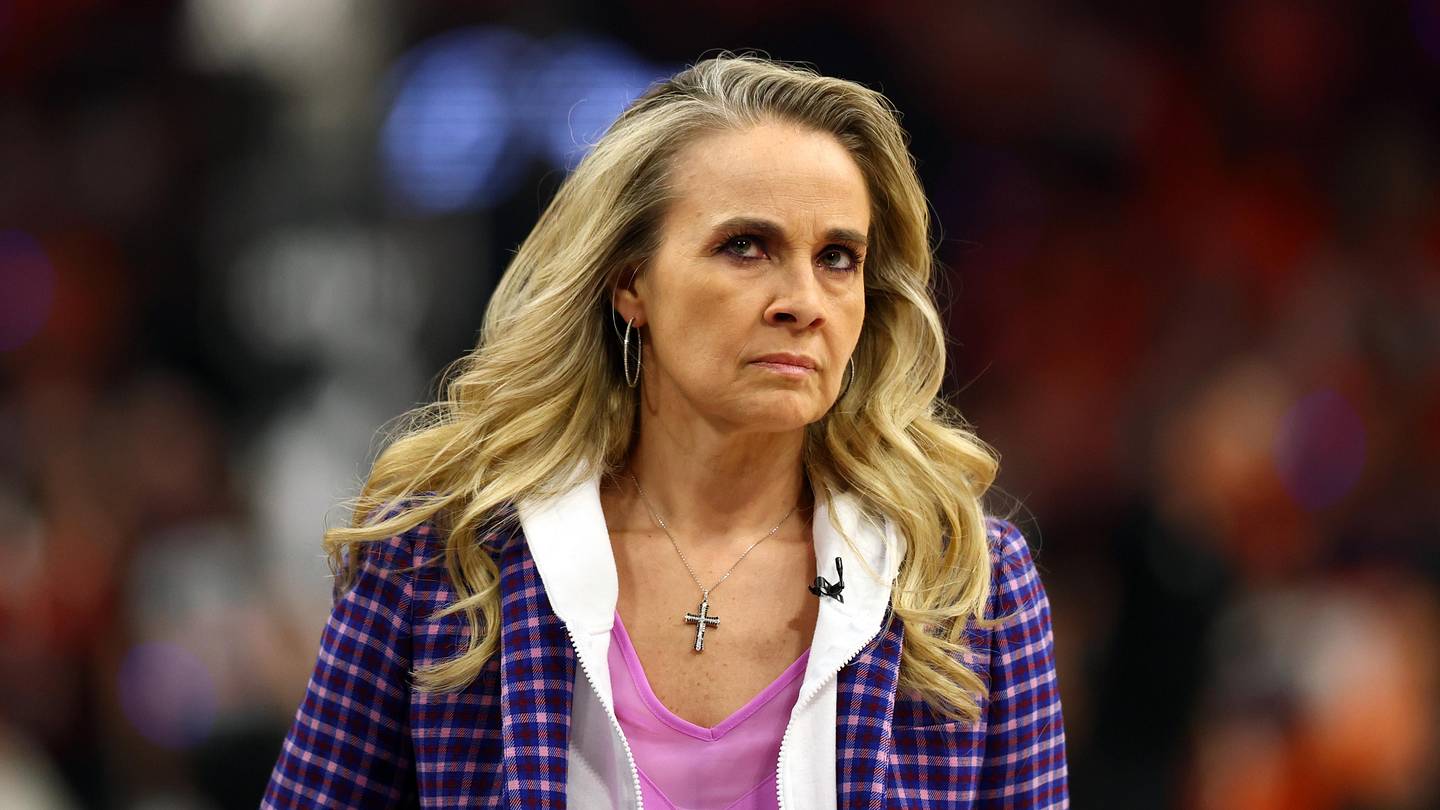 Becky Hammon's Blunt WNBA Leadership Take Spells Trouble for Cathy ...