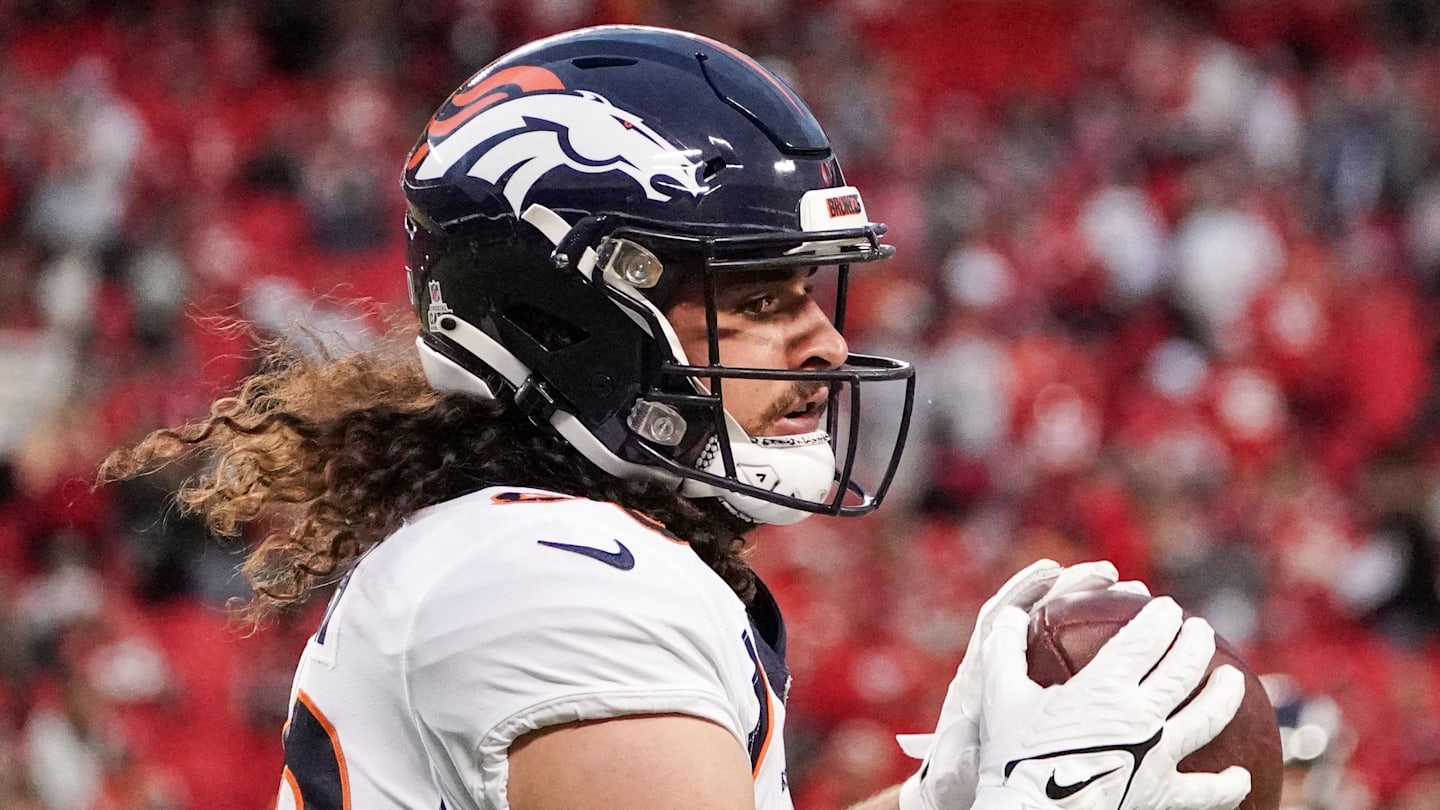 Perfect tight-end contingency plan just fell into Carolina Panthers' lap