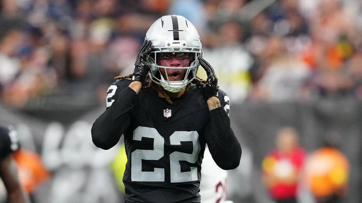 1 Matchup to Watch When Raiders, Eagles Face Off