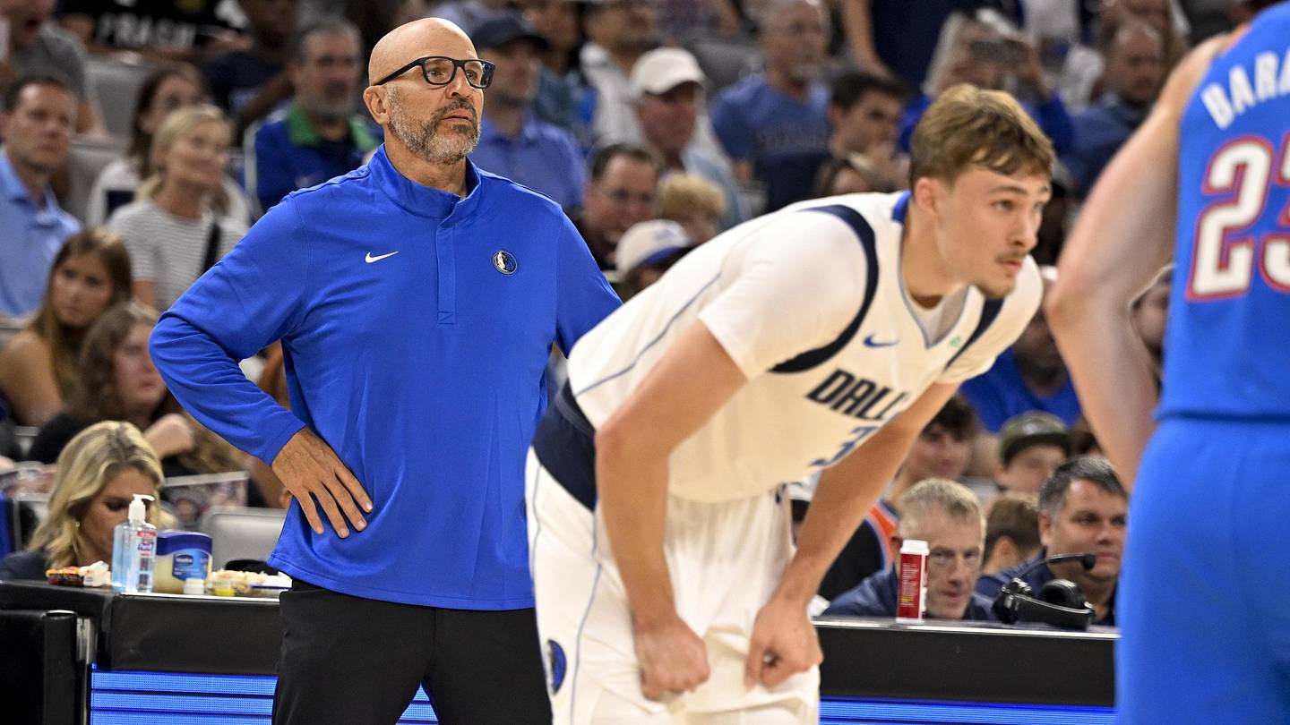 Mavericks are leaving clues they'll finally use dream starting lineup