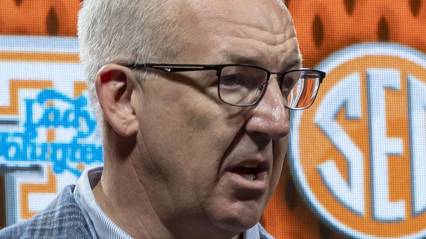 SEC czar Greg Sankey draws a line in the sand on the Big Ten amid super ...