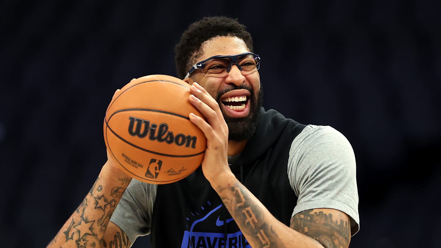 Blockbuster Anthony Davis mock trade patches Bucks' key flaw (perhaps ...