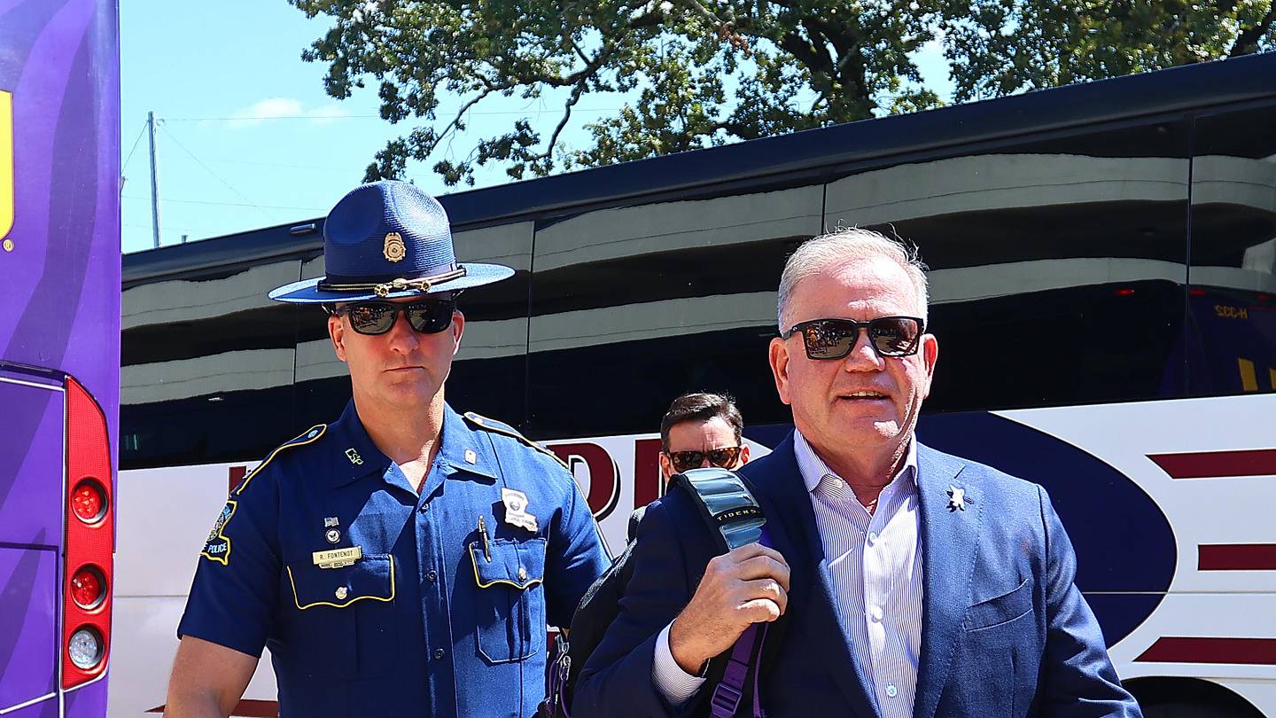 Fired SEC Coach Announces Next Move While Eyeing College Football Comeback