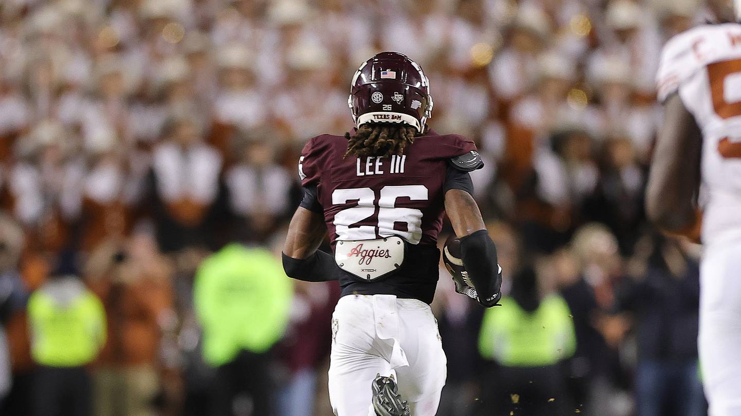 Texas A&M star cornerback returning for 2025 football season