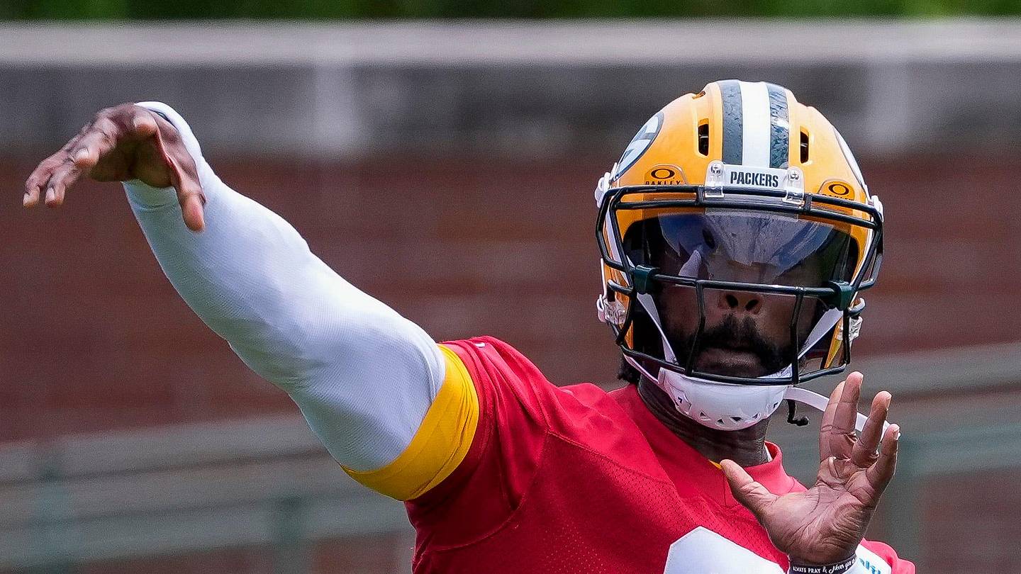 Packers QB Tyrod Taylor: Huge Shoes to Fill for No. 25 Player in 2026