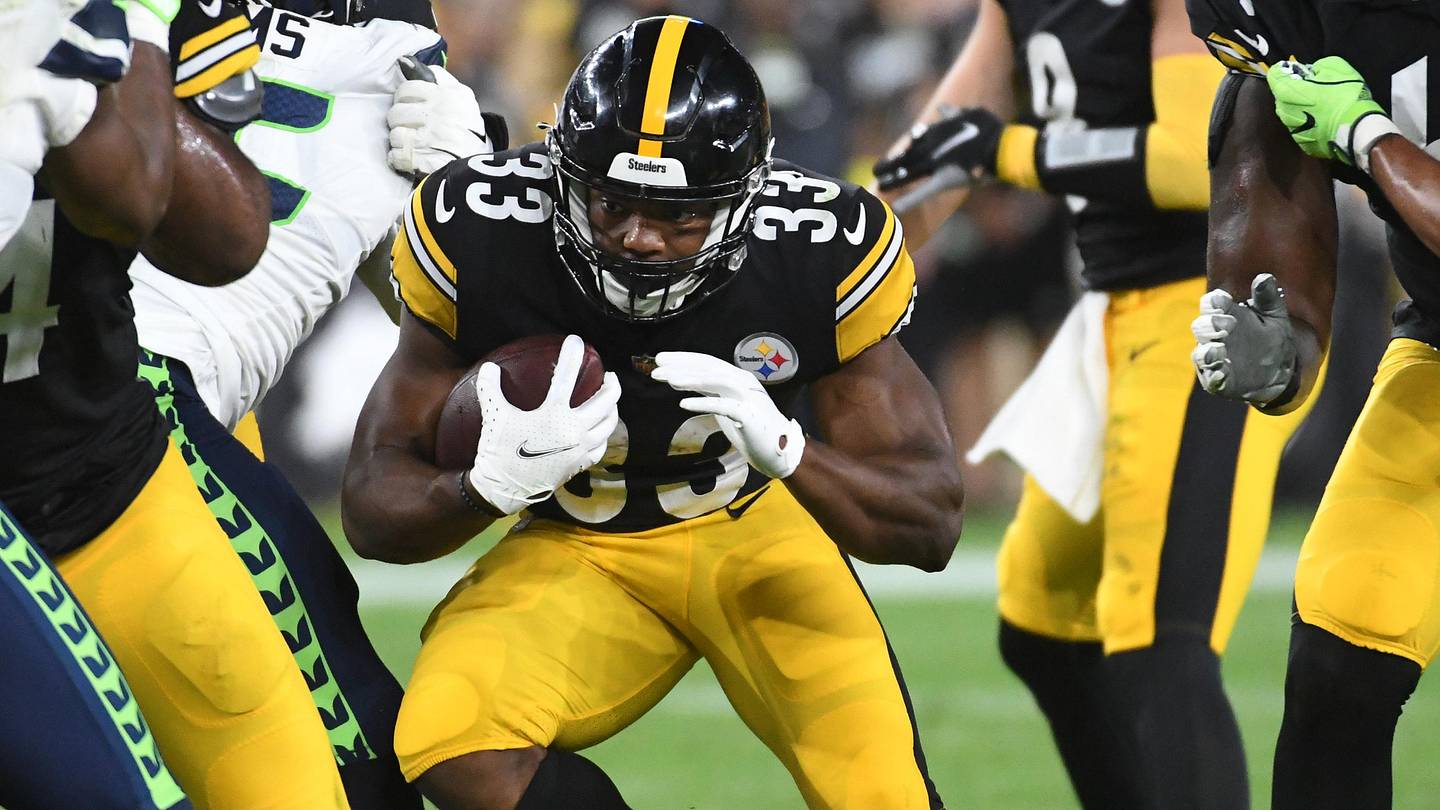 Steelers release RB Master Teague, make 3 other roster moves