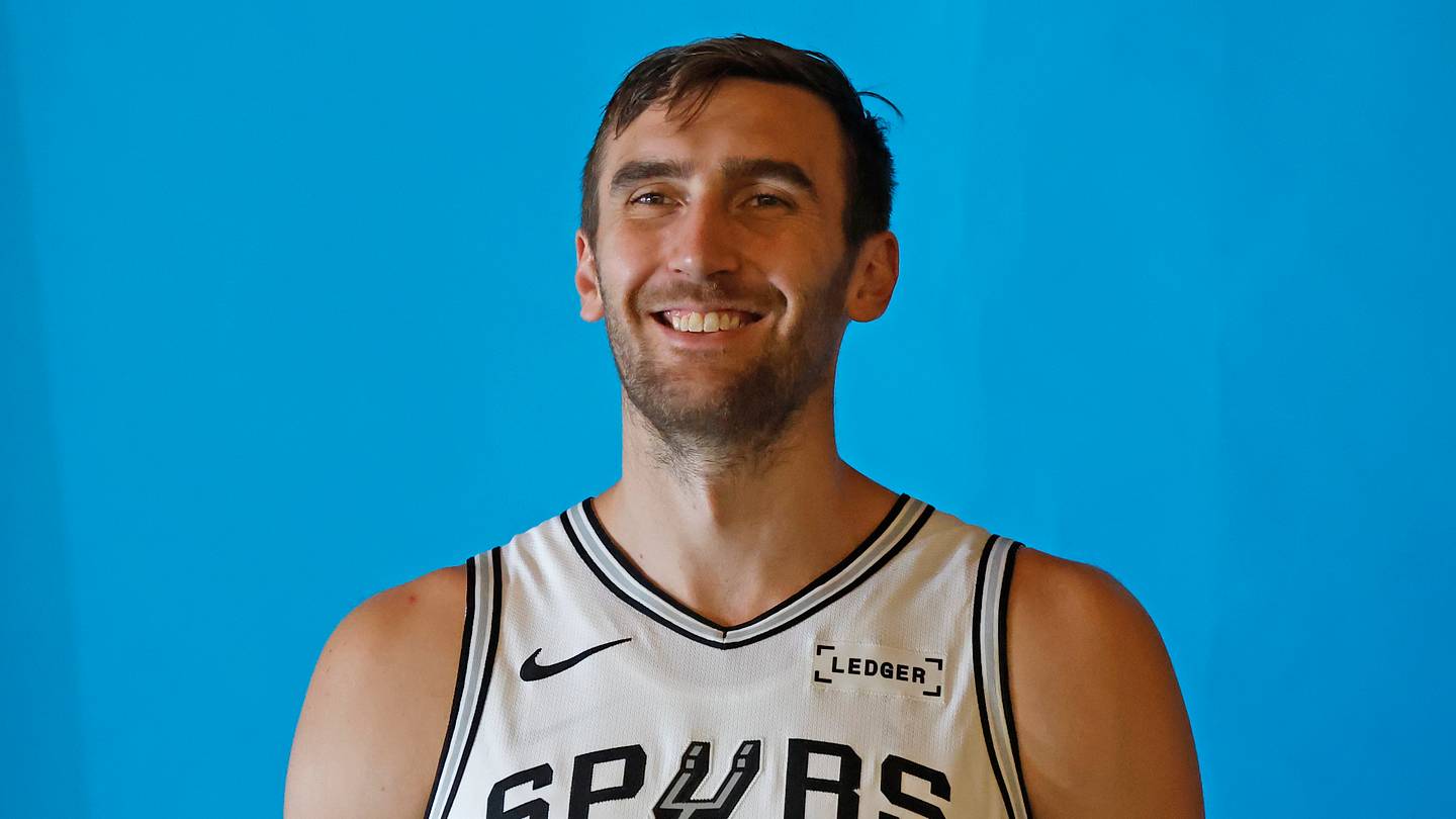 It only took Luke Kornet one half to solve the Spurs' biggest problem