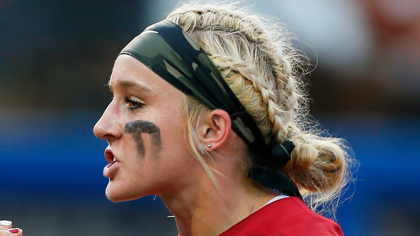 Jordy Bahl levels up to historic run as Nebraska roars to Super Regionals