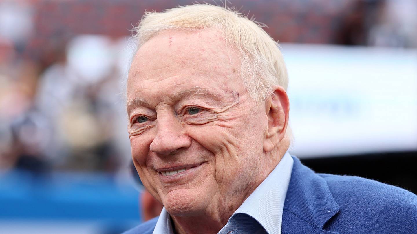Jerry Jones just gave Cowboys fans hope for dream offseason scenario