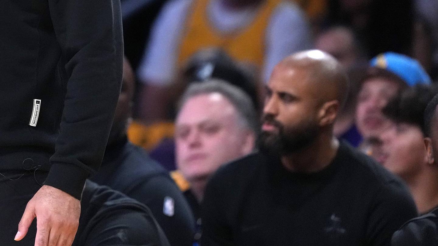 Ime Udoka’s approach is blowing up on the Rockets as rival takes ...
