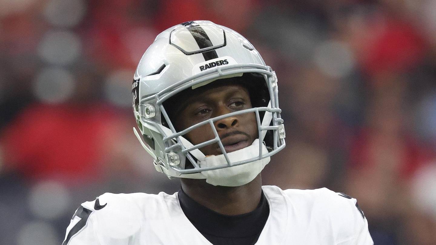 Raiders need one big domino to fall so they can offload Geno Smith to ...