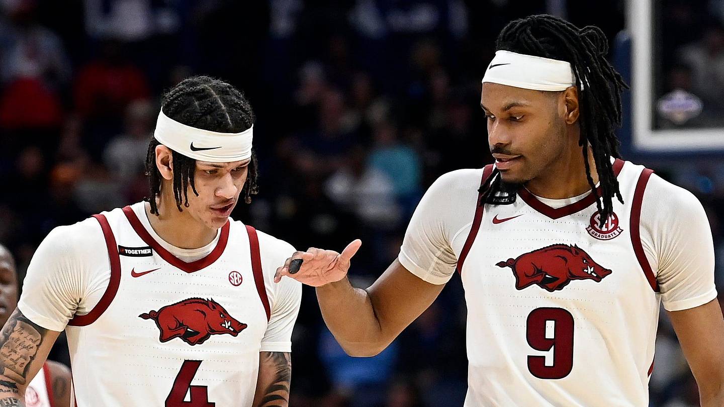 Razorbacks Epitomize 'Survive and Advance' in Win Over South Carolina