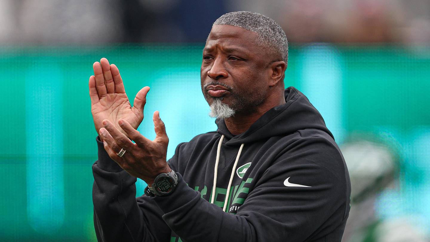 Aaron Glenn Names Jets' Official Starting QB for 2026 Season Before NFL ...