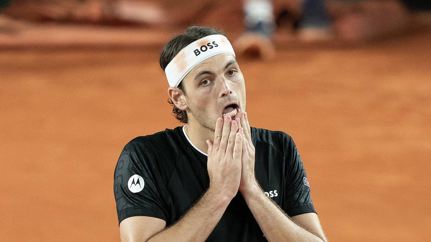 5 Upsets Rock Men's Tennis Before French Open